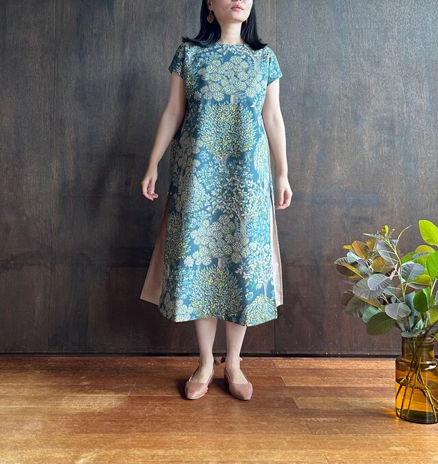 フレンチスリーブ・コンビネーションドレス クワイエットフォレスト2025-1／サイド：ベージュ | iichi 日々の暮らしを心地よくするハンドメイドやアンティークのマーケットプレイス