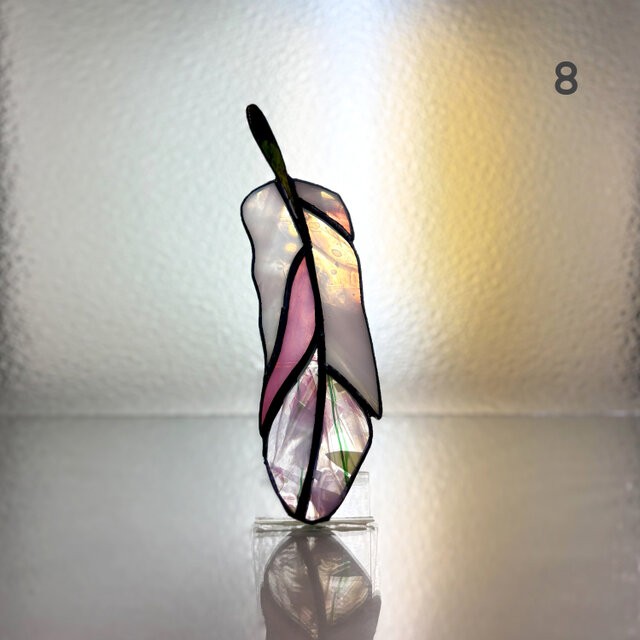 オノヤマ様専用 ステンドグラス サンキャッチャー ~feather~ | iichi 日々の暮らしを心地よくするハンドメイドやアンティークのマーケットプレイス