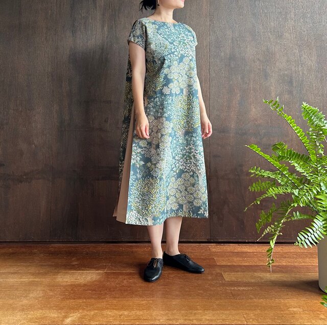 フレンチスリーブ・コンビネーションドレス クワイエットフォレスト2025-2／サイド：ベージュ | iichi 日々の暮らしを心地よくするハンドメイドやアンティークのマーケットプレイス