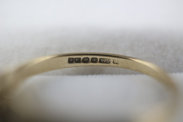 ビンテージ 英国 1980年 天然 ブルーサファイア ダイアモンド ゴールド 指輪 リング 純金率 375 J194 | iichi 日々の暮らしを心地よくするハンドメイドやアンティークの ...