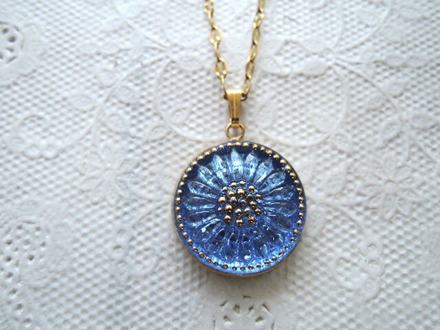 （1409）No.1素敵なチェコガラスボタンフラワーシリーズステンレスネックレス。・。・(^^♪ | iichi 日々の暮らしを心地よくするハンドメイドやアンティークのマーケットプレイス