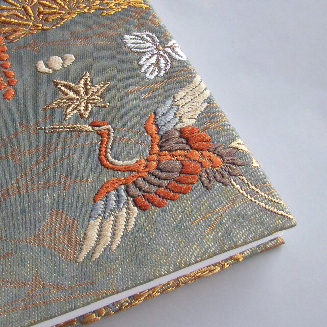 御朱印帳 鶴 No.202 | iichi 日々の暮らしを心地よくするハンドメイドやアンティークのマーケットプレイス