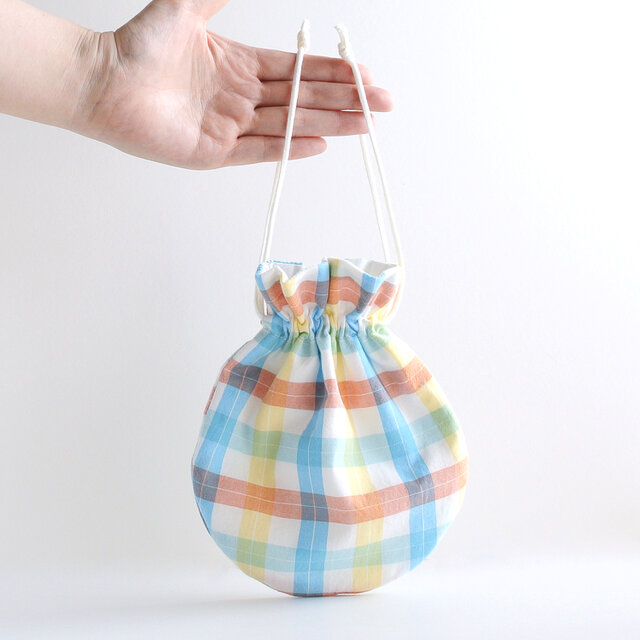 ぽってりかわいい巾着ポーチ チェック | iichi 日々の暮らしを心地よくするハンドメイドやアンティークのマーケットプレイス
