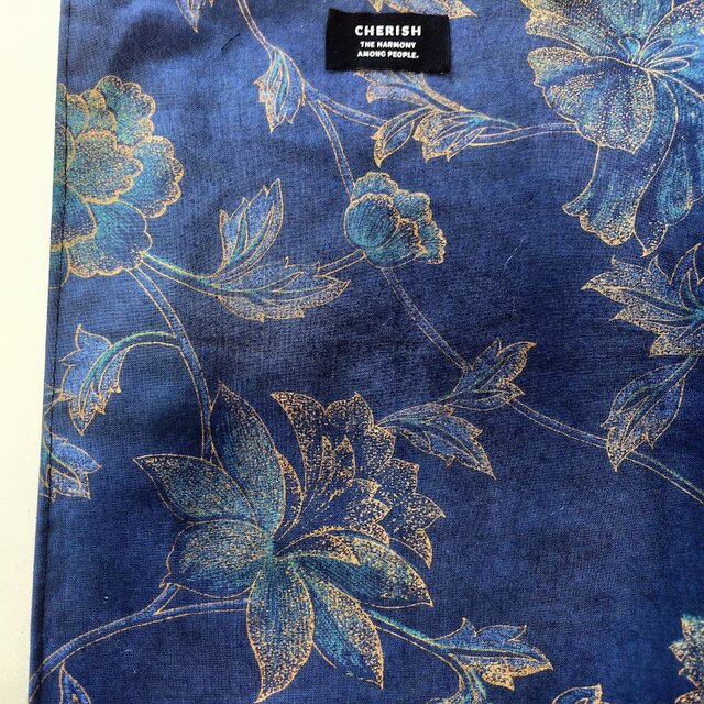 ★インド、本場ブロックプリント（手押し）のトートバッグ★紙袋型★ネイビー★裏地あり★ | iichi 日々の暮らしを心地よくするハンドメイドやアンティークのマーケットプレイス