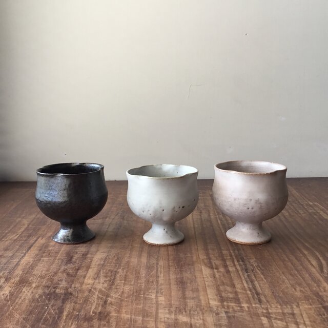 花びら足付豆鉢 雪桃 | iichi 日々の暮らしを心地よくするハンドメイドやアンティークのマーケットプレイス