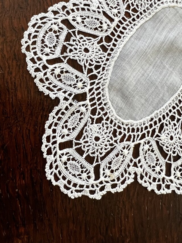 アンティーク綿ローン楕円ドイリー | iichi 日々の暮らしを心地よくするハンドメイドやアンティークのマーケットプレイス