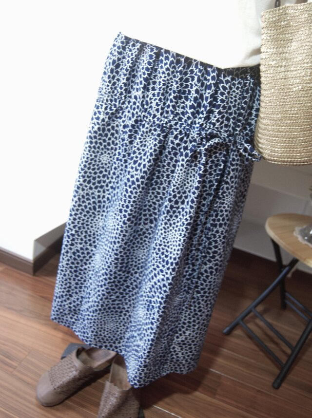 浴衣地 むじな菊のギャザースカート 着物リメイク | iichi 日々の暮らしを心地よくするハンドメイドやアンティークのマーケットプレイス