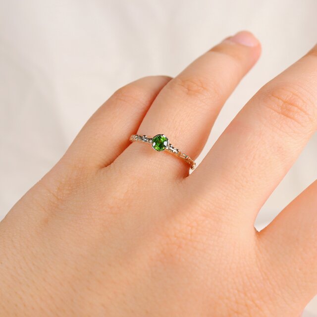 デマントイドガーネットのK10リング 12.5号(サイズ直し要相談) | iichi 日々の暮らしを心地よくするハンドメイドやアンティークのマーケットプレイス