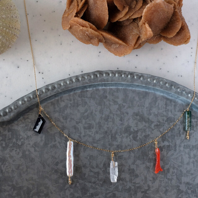 【一点物】Kismet Necklace N°2 | iichi 日々の暮らしを心地よくするハンドメイドやアンティークのマーケットプレイス
