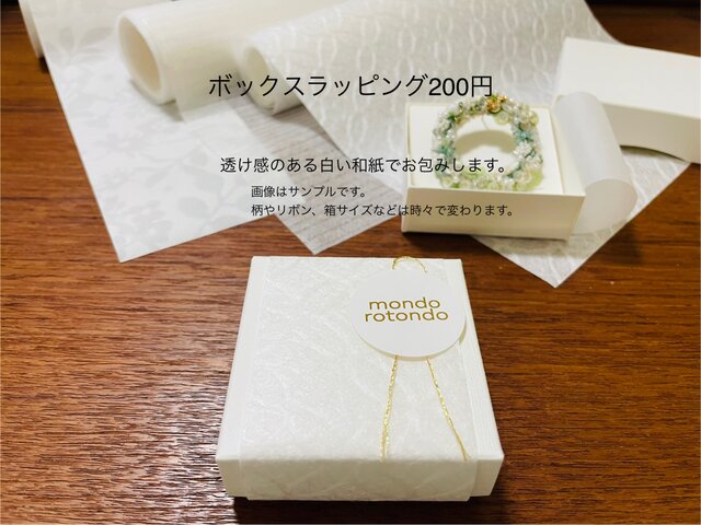 【小さなイヤリング】ひと針ひと針丁寧に 約1㎝の小さな陽だまり 柔らかいホワイトp | iichi 日々の暮らしを心地よくするハンドメイドやアンティークのマーケットプレイス