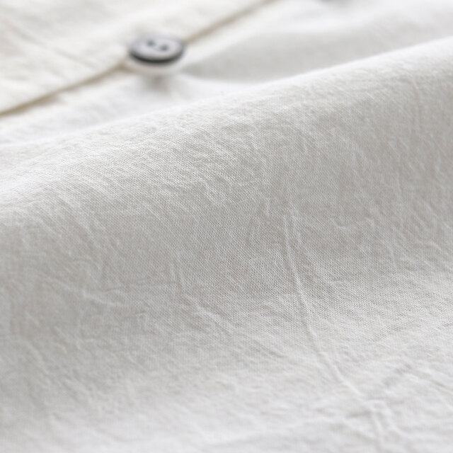 季節をつなぐ一枚 東炊きコットンリネン 五分袖ループボタンブラウス（オフホワイト）TP22 | iichi 日々の暮らしを心地よくするハンドメイドやアンティークのマーケットプレイス