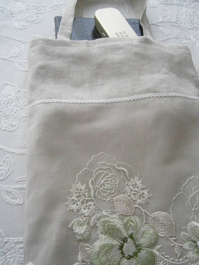 刺繍lace×linen 小ぶりのtote | iichi 日々の暮らしを心地よくするハンドメイドやアンティークのマーケットプレイス