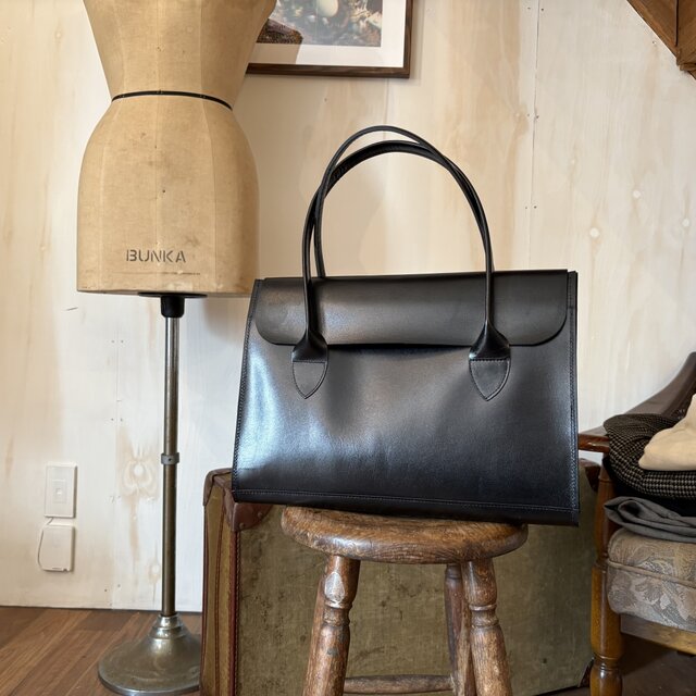 再販 ビンテージ フラップバッグ トートバッグ ボストンバッグ レザーバッグ A4 レディース 牛革 ブラック | iichi 日々の暮らしを心地よくするハンドメイドやアンティークのマーケットプレイス