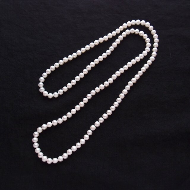 Pearl Necklace 80cm／パールロングネックレス・オールノット（White） | iichi 日々の暮らしを心地よくするハンドメイドやアンティークのマーケットプレイス