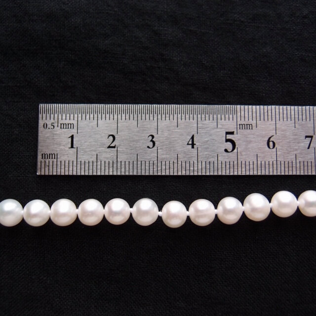 Pearl Necklace 80cm／パールロングネックレス・オールノット（White） | iichi 日々の暮らしを心地よくするハンドメイドやアンティークのマーケットプレイス