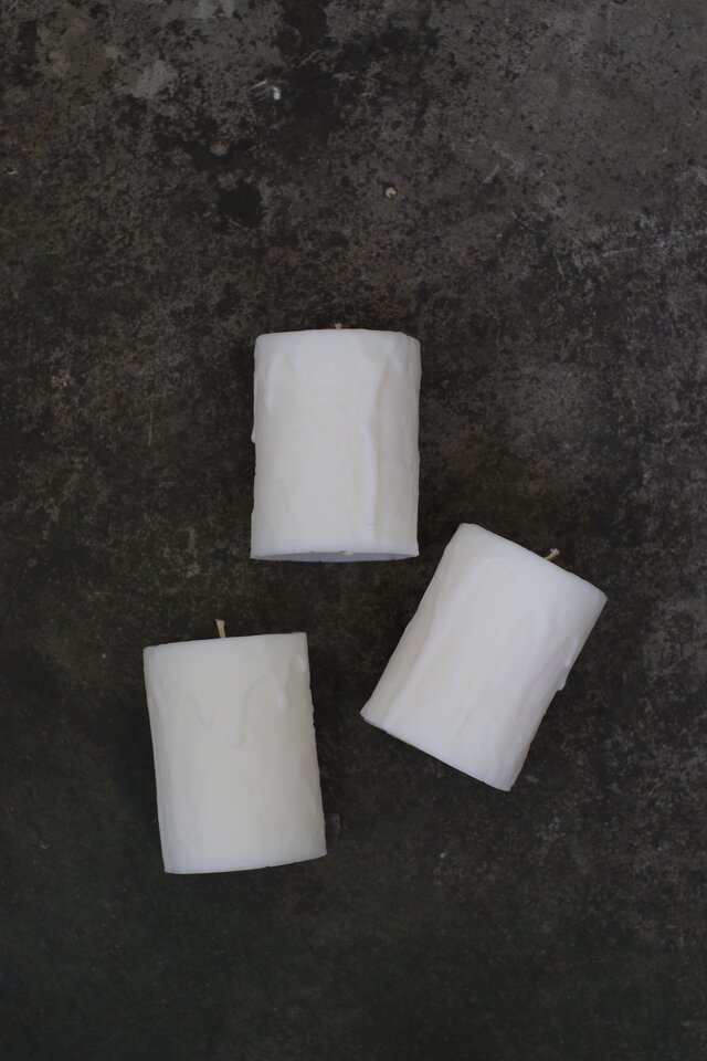 【iichi限定】「無垢なる佇まい」刻が溶け出すピラーキャンドル | 選べる天然精油の香り | iichi 日々の暮らしを心地よくするハンドメイドやアンティークのマーケットプレイス