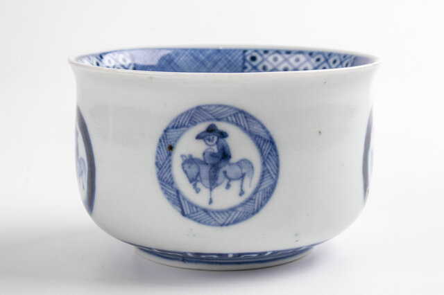 古伊万里 染付 騎馬人物文 向付 1客 江戸後期 | iichi 日々の暮らしを心地よくするハンドメイドやアンティークのマーケットプレイス