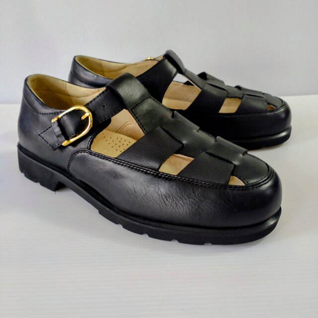 夏の定番サンダル 涼しい蒸れない本革グルカサンダル | iichi 日々の暮らしを心地よくするハンドメイドやアンティークのマーケットプレイス