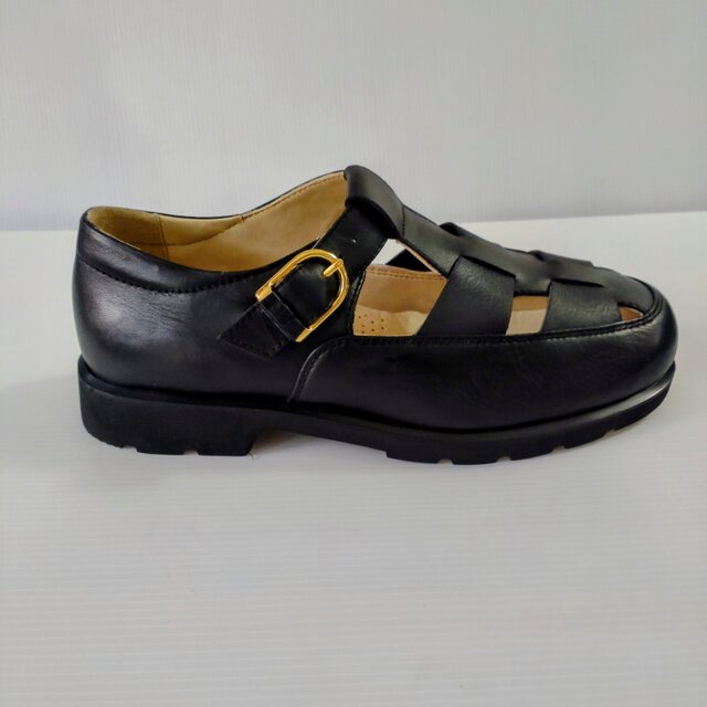 夏の定番サンダル 涼しい蒸れない本革グルカサンダル | iichi 日々の暮らしを心地よくするハンドメイドやアンティークのマーケットプレイス