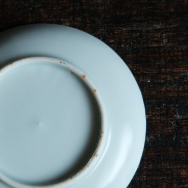 花と鳳凰と蝶々と貴族 赤で素敵。赤絵印判小皿 骨董・antiques 古民家 古美術 明治〜大正時代 | iichi 日々の暮らしを心地よくするハンドメイドやアンティークのマーケットプレイス