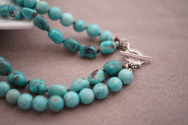 【colors】 silver925 ターコイズの2連ネックレス | iichi 日々の暮らしを心地よくするハンドメイドやアンティークのマーケットプレイス