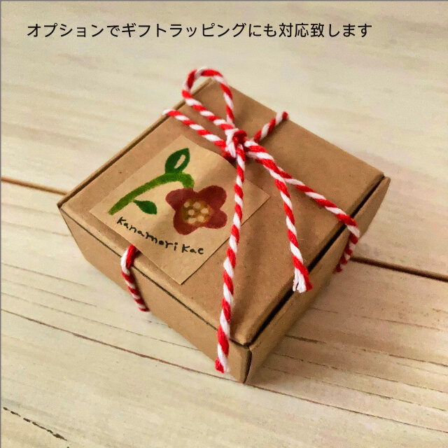 型染めブローチ | iichi 日々の暮らしを心地よくするハンドメイドやアンティークのマーケットプレイス