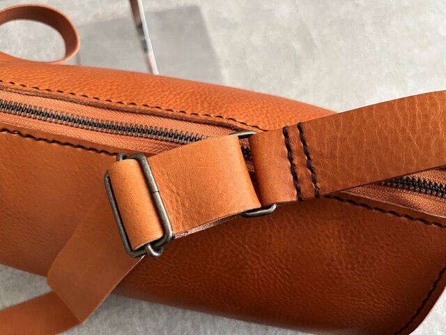 ドラムショルダーバッグ コニャック ＜F＞ | iichi 日々の暮らしを心地よくするハンドメイドやアンティークのマーケットプレイス