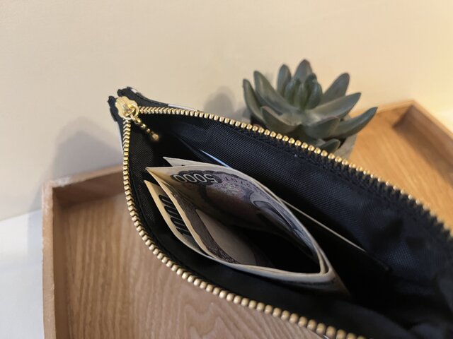 14裏付き ぺたんこラミネートポーチ ロボくん ロボット カード 財布 | iichi 日々の暮らしを心地よくするハンドメイドやアンティークのマーケットプレイス