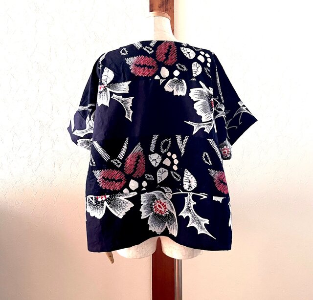 有松絞りと浴衣のパッチワークトップス | iichi 日々の暮らしを心地よくするハンドメイドやアンティークのマーケットプレイス