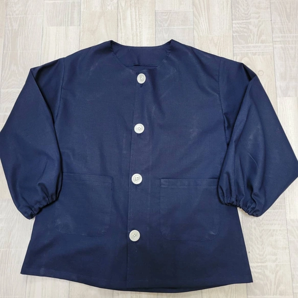 【80～160】ネイビー 無地 シンプル 紺 前ボタン 長袖スモック 着丈延長可 | iichi 日々の暮らしを心地よくするハンドメイドやアンティークのマーケットプレイス