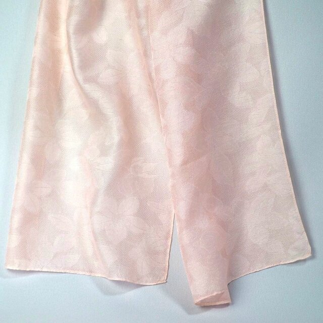 プチストール☆紅花☆椿模様シルク100％ | iichi 日々の暮らしを心地よくするハンドメイドやアンティークのマーケットプレイス