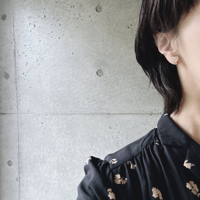 YA172-【 AVON 】エイボン・ヴィンテージイヤリング Gold Tone Rhinestone Heart | iichi 日々の暮らしを心地よくするハンドメイドやアンティークの ...