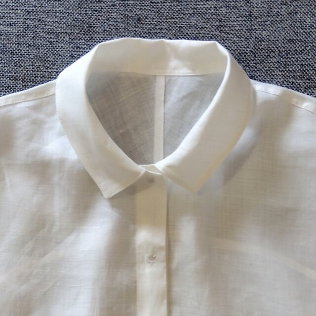 麻100%のラウンドカットブラウス(S〜M) | iichi 日々の暮らしを心地よくするハンドメイドやアンティークのマーケットプレイス