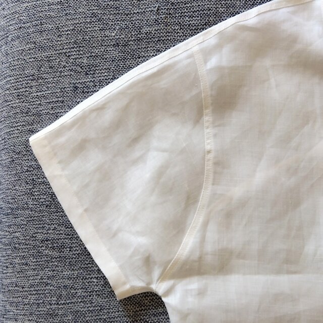 麻100%のラウンドカットブラウス(S〜M) | iichi 日々の暮らしを心地よくするハンドメイドやアンティークのマーケットプレイス