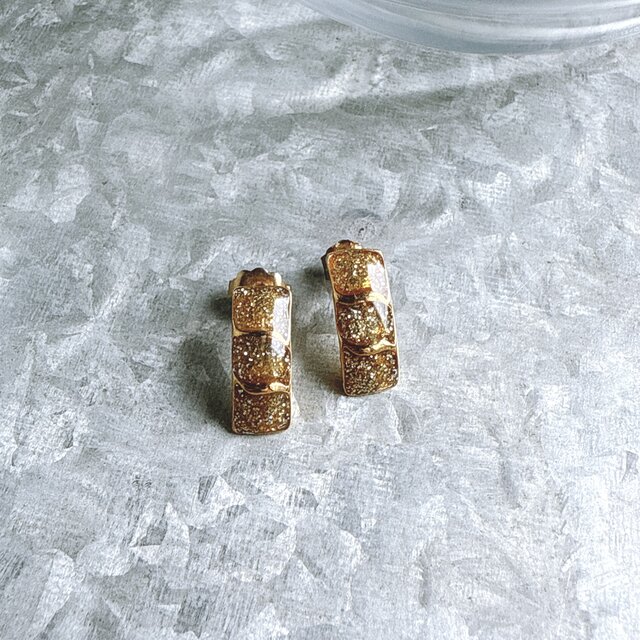 PA378-【 AVON 】エイボン・ヴィンテージピアス Gold Tone Glitter Rectangle | iichi 日々の暮らしを心地よくするハンドメイドやアンティークの ...