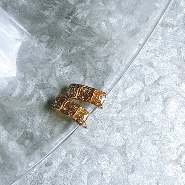 PA378-【 AVON 】エイボン・ヴィンテージピアス Gold Tone Glitter Rectangle | iichi 日々の暮らしを心地よくするハンドメイドやアンティークの ...