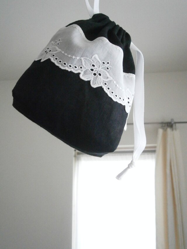 刺繍lace×linen pouch | iichi 日々の暮らしを心地よくするハンドメイドやアンティークのマーケットプレイス
