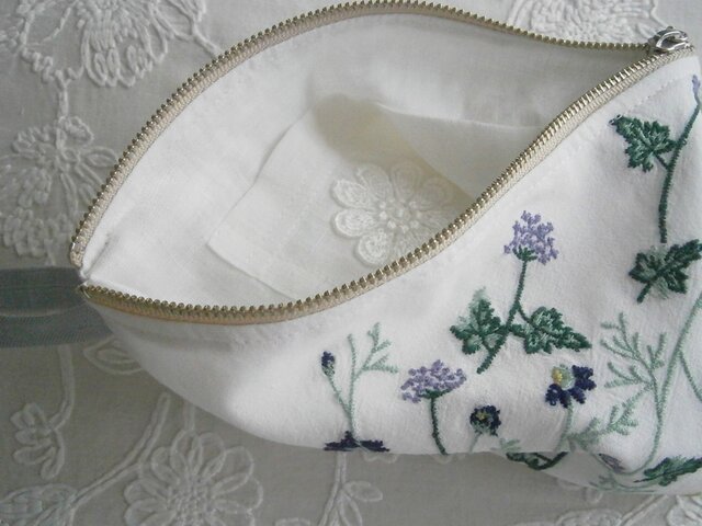 花刺繍×linen pouch | iichi 日々の暮らしを心地よくするハンドメイドやアンティークのマーケットプレイス