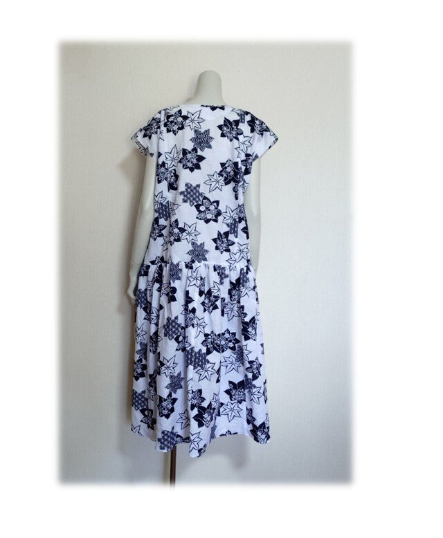 425 1点物 ワンピース ジャンパースカート キーネック ローウェスト デッドストック浴衣地 もみじ 夏のお出かけ | iichi 日々の暮らしを心地よくするハンドメイドやアンティークの ...