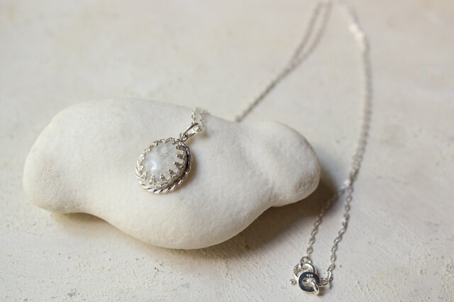 ハイアライトのネックレス/silver | iichi 日々の暮らしを心地よくするハンドメイドやアンティークのマーケットプレイス