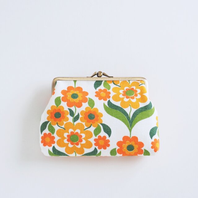 三枚口のがま口ケース・オレンジの花 feuille (vf-og) | iichi 日々の暮らしを心地よくするハンドメイドやアンティークのマーケットプレイス