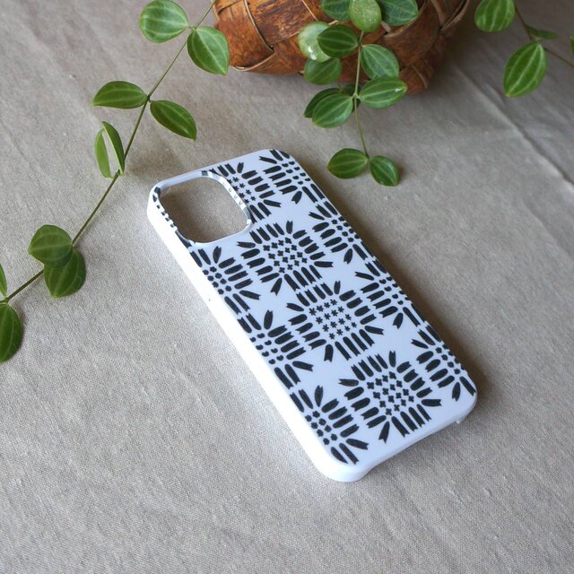 sunflower（ chacoal ）」＜ホワイトケース＞【 表面のみ印刷 】 | iichi 日々の暮らしを心地よくするハンドメイドやアンティークのマーケットプレイス