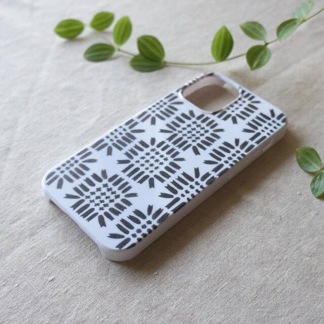 sunflower（ chacoal ）」＜ホワイトケース＞【 表面のみ印刷 】 | iichi 日々の暮らしを心地よくするハンドメイドやアンティークのマーケットプレイス