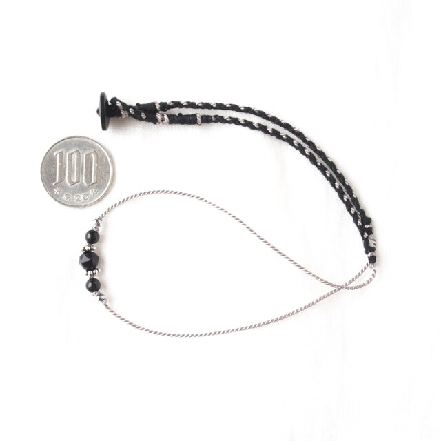 Petite Short Necklace（モリオン） | iichi 日々の暮らしを心地よくするハンドメイドやアンティークのマーケットプレイス