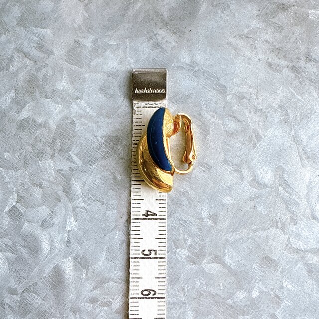 YA173-【AVON】エイボン・ヴィンテージイヤリング Gold Tone Ultramarine Enamel Paint | iichi ...