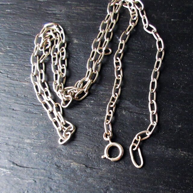 シルバーチェーン55㎝㎝ | iichi 日々の暮らしを心地よくするハンドメイドやアンティークのマーケットプレイス