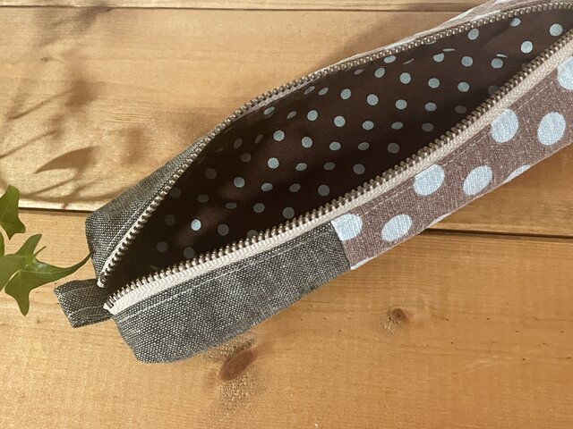 コットンリネン*ドットプリント*スリムペンケース*ソフトタイプ*グリーン×ブラウン×サックスブルー♪ | iichi 日々の暮らしを心地よくするハンドメイドやアンティークのマーケットプレイス