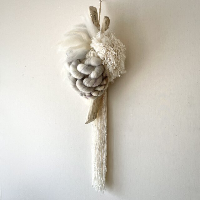 流木 オブジェ 『貝の記憶を聴く,a.』 | iichi 日々の暮らしを心地よくするハンドメイドやアンティークのマーケットプレイス