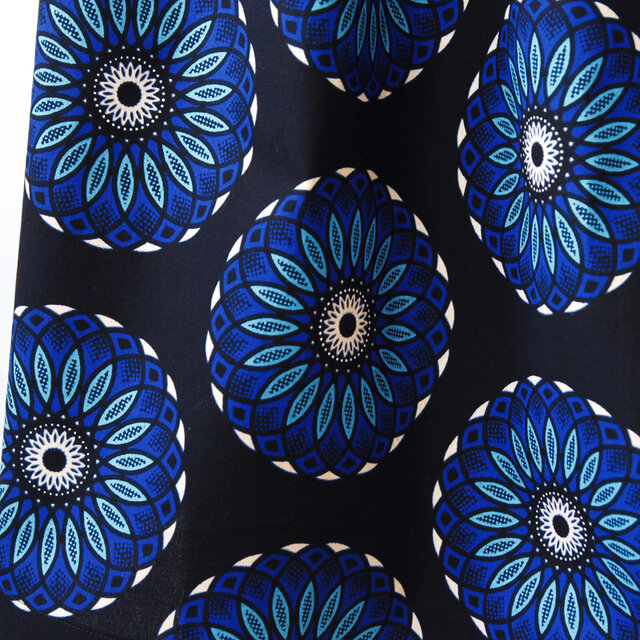 【受注制作】アフリカ布のギャザースカート（ ブルーフラワー ）アフリカンプリント アフリカンファブリック | iichi 日々の暮らしを心地よくするハンドメイドやアンティークのマーケットプレイス