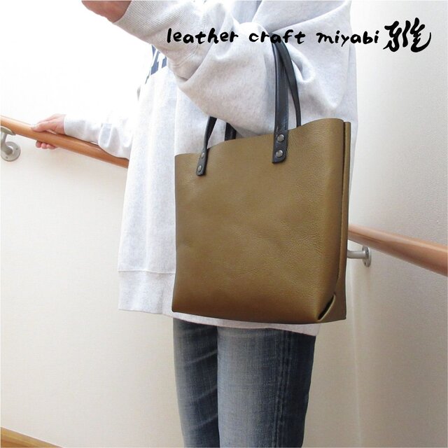 newデザイン♪《牛革》三角マチのオールドスクエアトート・シュリンク・0573 | iichi 日々の暮らしを心地よくするハンドメイドやアンティークのマーケットプレイス